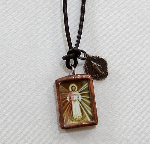 Rearview mirror hanging Divine Mercy with Miraculous – GraceMary